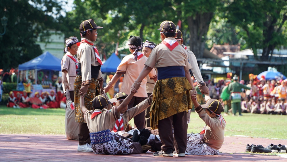 Penampilan Seni Budaya dan Atraksi Pukau Tamu Undangan dan Peserta Apel ...
