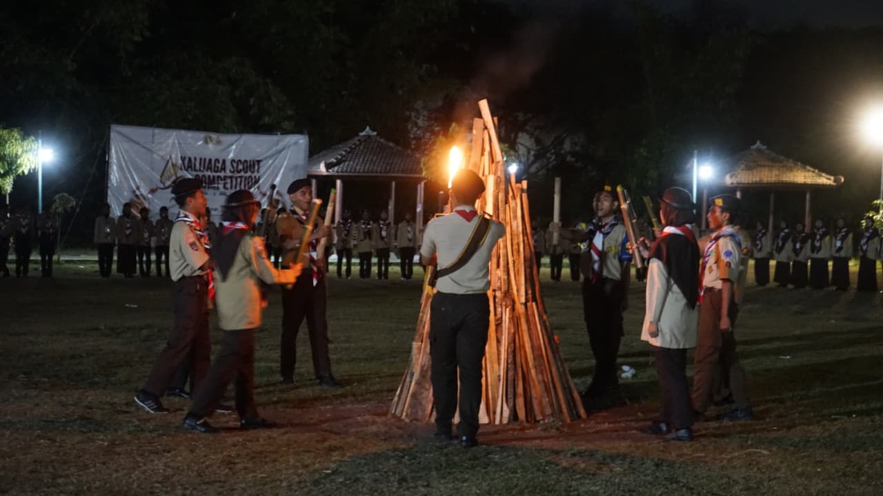 Talkshow dan Malam Api Unggun Meriahkan Puncak Kalijaga Scout ...