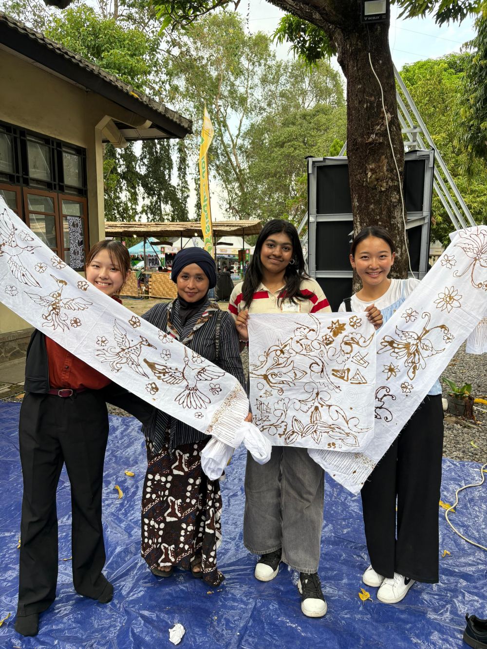 Peserta Pioneer-UGM Antusias dan Menikmati Kegiatan Membatik di Buper ...